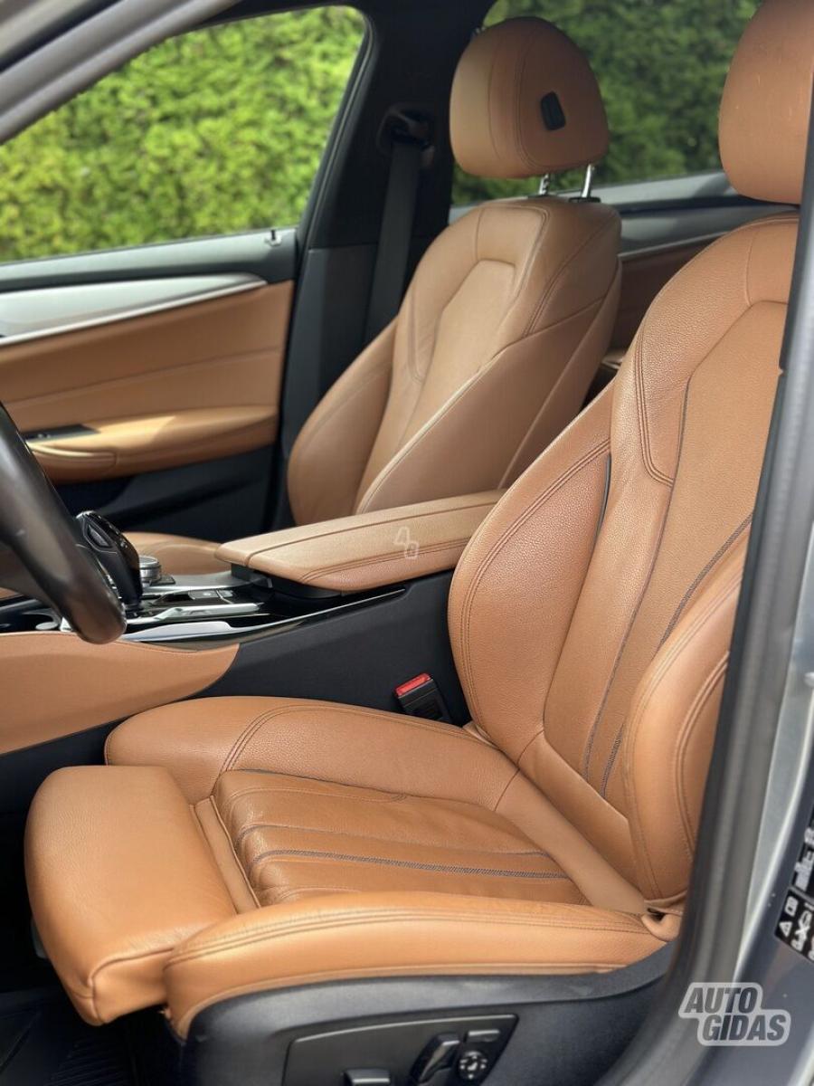 Grey BMW 530 2019 in Vilnius, with an engine capacity of 3.00 L and mileage of 203 thousand km for 21900 €, photo 27 on AUTOMOTO.COM.LV