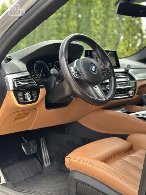 Grey BMW 530 2019 in Vilnius, with an engine capacity of 3.00 L and mileage of 203 thousand km for 21900 €, photo 28 on AUTOMOTO.COM.LV