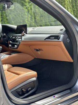 Grey BMW 530 2019 in Vilnius, with an engine capacity of 3.00 L and mileage of 203 thousand km for 21900 €, photo 31 on AUTOMOTO.COM.LV