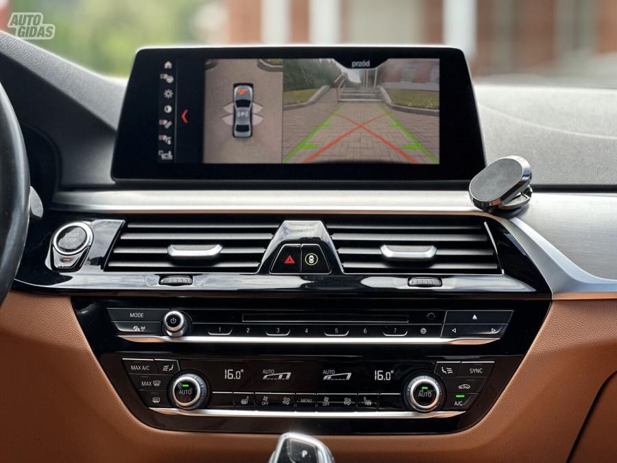 Grey BMW 530 2019 in Vilnius, with an engine capacity of 3.00 L and mileage of 203 thousand km for 21900 €, photo 35 on AUTOMOTO.COM.LV