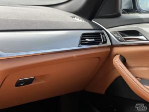 Grey BMW 530 2019 in Vilnius, with an engine capacity of 3.00 L and mileage of 203 thousand km for 21900 €, photo 36 on AUTOMOTO.COM.LV