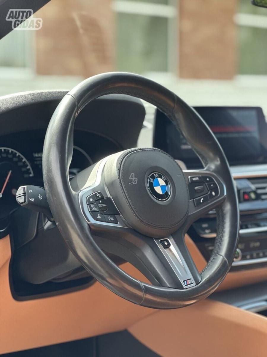 Grey BMW 530 2019 in Vilnius, with an engine capacity of 3.00 L and mileage of 203 thousand km for 21900 €, photo 37 on AUTOMOTO.COM.LV