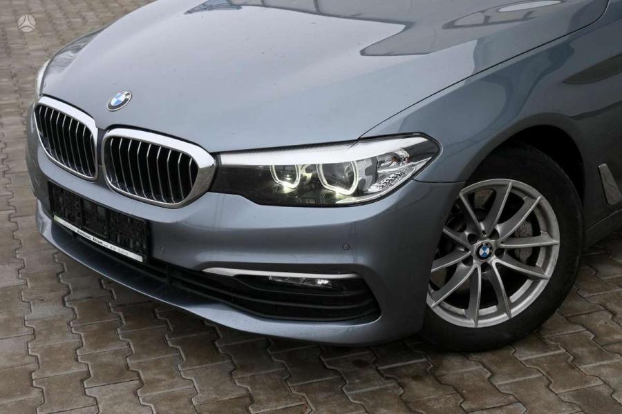 Grey BMW 530 2019 in Kretinga, with an engine capacity of 2.99 L and mileage of 269 thousand km for 17499 €, photo 5 on AUTOMOTO.COM.LV