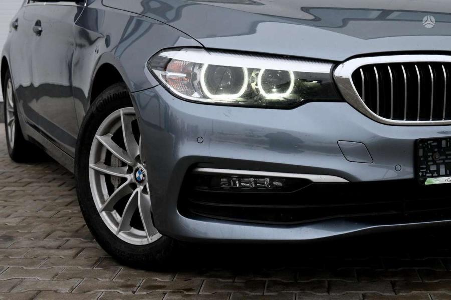 Grey BMW 530 2019 in Kretinga, with an engine capacity of 2.99 L and mileage of 269 thousand km for 17499 €, photo 7 on AUTOMOTO.COM.LV