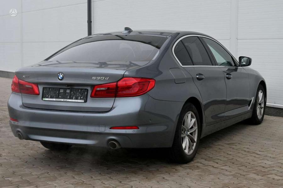 Grey BMW 530 2019 in Kretinga, with an engine capacity of 2.99 L and mileage of 269 thousand km for 17499 €, photo 8 on AUTOMOTO.COM.LV
