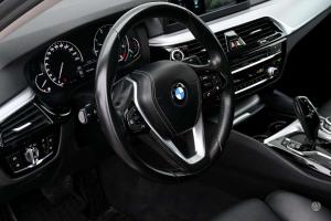 Grey BMW 530 2019 in Kretinga, with an engine capacity of 2.99 L and mileage of 269 thousand km for 17499 €, photo 19 on AUTOMOTO.COM.LV