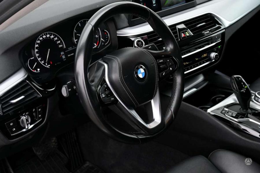 Grey BMW 530 2019 in Kretinga, with an engine capacity of 2.99 L and mileage of 269 thousand km for 17499 €, photo 19 on AUTOMOTO.COM.LV