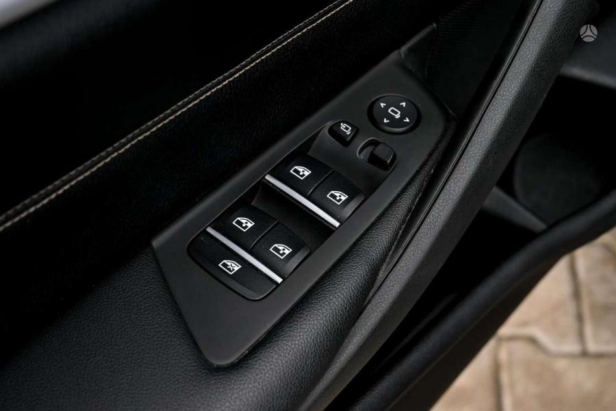 Grey BMW 530 2019 in Kretinga, with an engine capacity of 2.99 L and mileage of 269 thousand km for 17499 €, photo 21 on AUTOMOTO.COM.LV