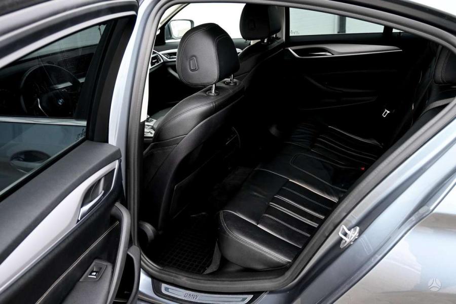Grey BMW 530 2019 in Kretinga, with an engine capacity of 2.99 L and mileage of 269 thousand km for 17499 €, photo 22 on AUTOMOTO.COM.LV