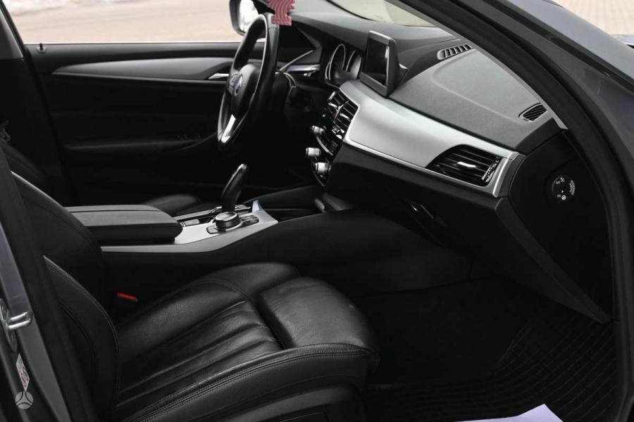 Grey BMW 530 2019 in Kretinga, with an engine capacity of 2.99 L and mileage of 269 thousand km for 17499 €, photo 23 on AUTOMOTO.COM.LV