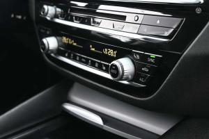 Grey BMW 530 2019 in Kretinga, with an engine capacity of 2.99 L and mileage of 269 thousand km for 17499 €, photo 24 on AUTOMOTO.COM.LV