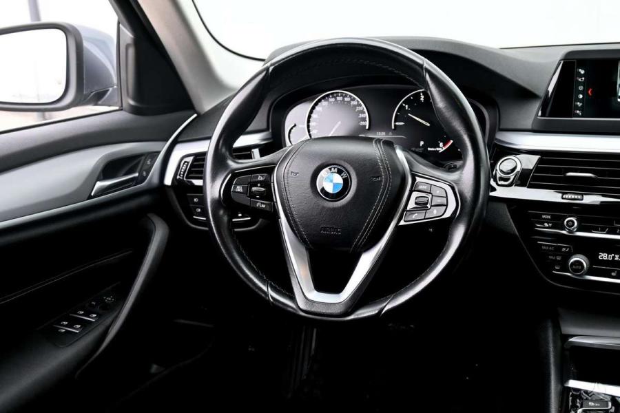 Grey BMW 530 2019 in Kretinga, with an engine capacity of 2.99 L and mileage of 269 thousand km for 17499 €, photo 27 on AUTOMOTO.COM.LV