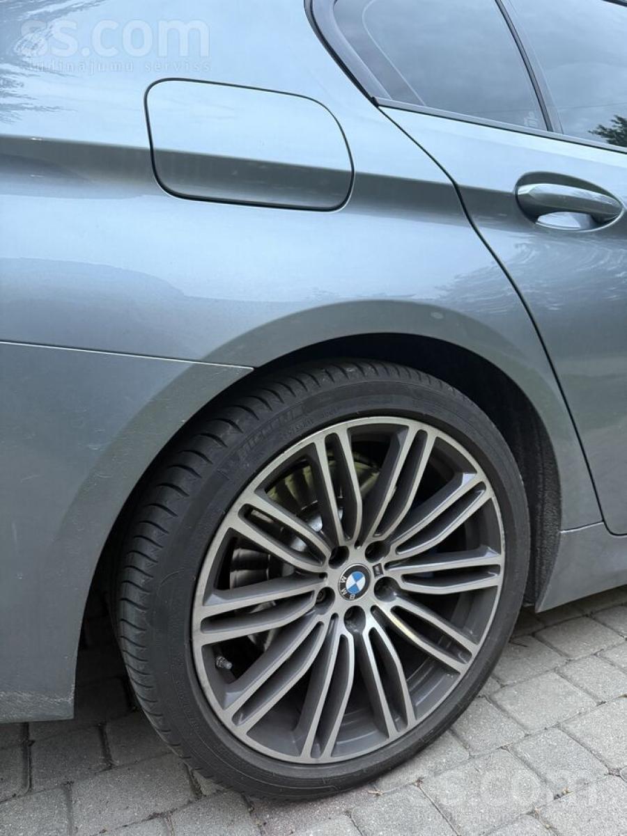 Pelēks BMW 530 2019 Rīga, ar dzinēja tilpumu 3.00 L un nobraukumu 150 tūkst. km par 25900 €, foto 4 vietnē AUTOMOTO.COM.LV