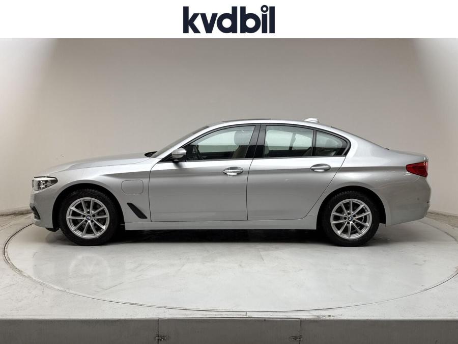 Grey BMW 530 2020 in Kaunas, with an engine capacity of 0.00 L and mileage of 96 thousand km for 32347 €, photo 2 on AUTOMOTO.COM.LV