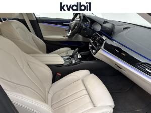Grey BMW 530 2020 in Kaunas, with an engine capacity of 0.00 L and mileage of 96 thousand km for 32347 €, photo 8 on AUTOMOTO.COM.LV
