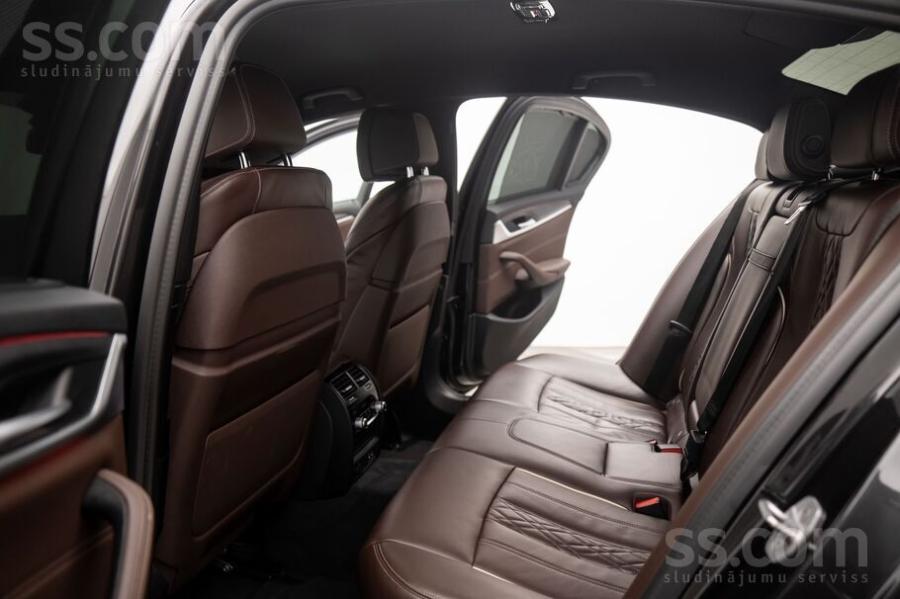 Pelēks BMW 530 2020 Tallina, ar dzinēja tilpumu 2.00 L un nobraukumu 184 tūkst. km par 31999 €, foto 12 vietnē AUTOMOTO.COM.LV