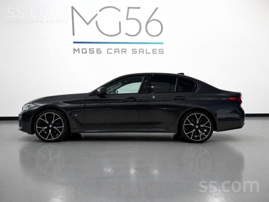 Pelēks BMW 530 2021 Rīga, ar dzinēja tilpumu 2.00 L un nobraukumu 109 tūkst. km par 36990 €, foto 4 vietnē AUTOMOTO.COM.LV