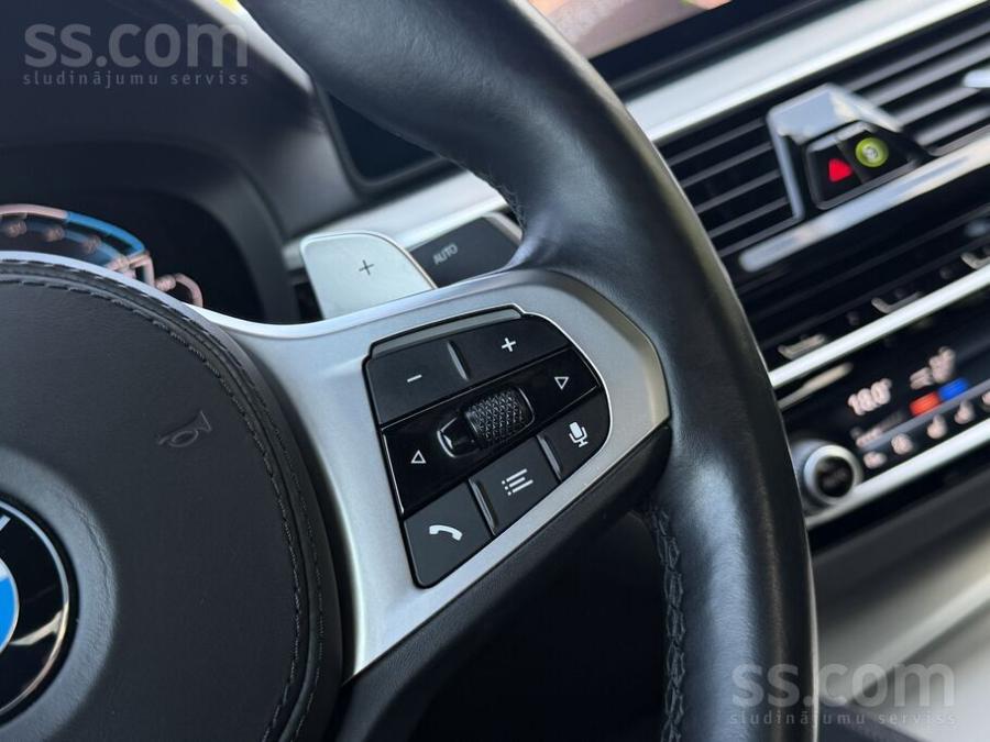 Pelēks BMW 530 2021 Rīga, ar dzinēja tilpumu 2.00 L un nobraukumu 109 tūkst. km par 36990 €, foto 16 vietnē AUTOMOTO.COM.LV