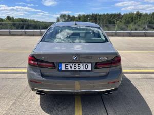 Grey BMW 530 2021 in Vilnius, with an engine capacity of 2.00 L and mileage of 142 thousand km for 30999 €, photo 7 on AUTOMOTO.COM.LV