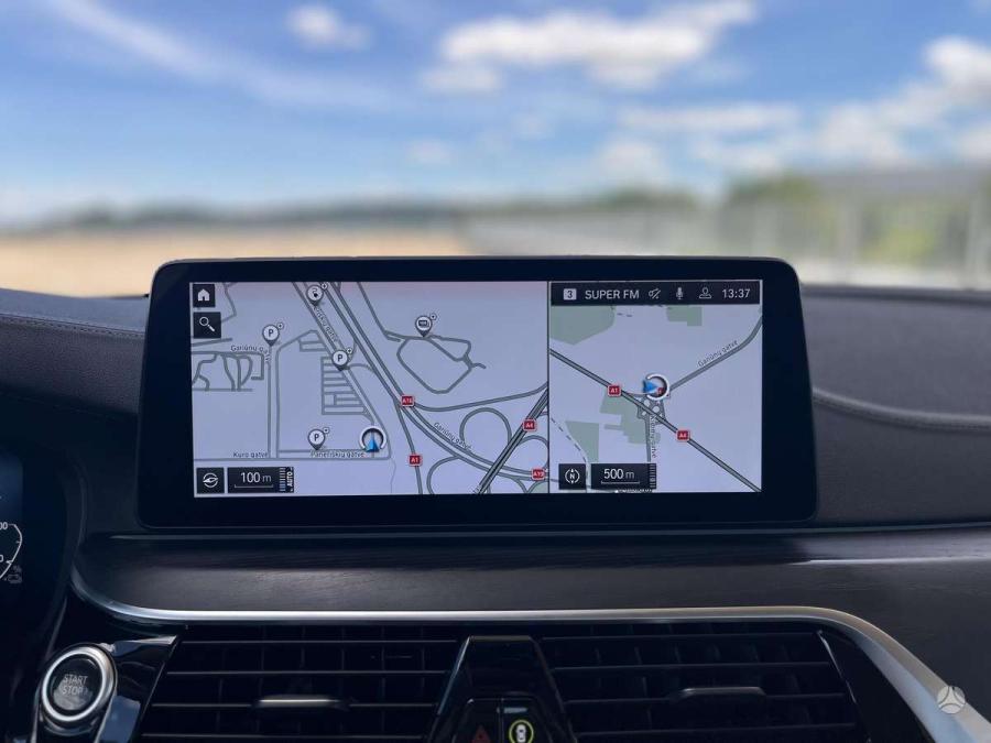 Grey BMW 530 2021 in Vilnius, with an engine capacity of 2.00 L and mileage of 142 thousand km for 30999 €, photo 18 on AUTOMOTO.COM.LV