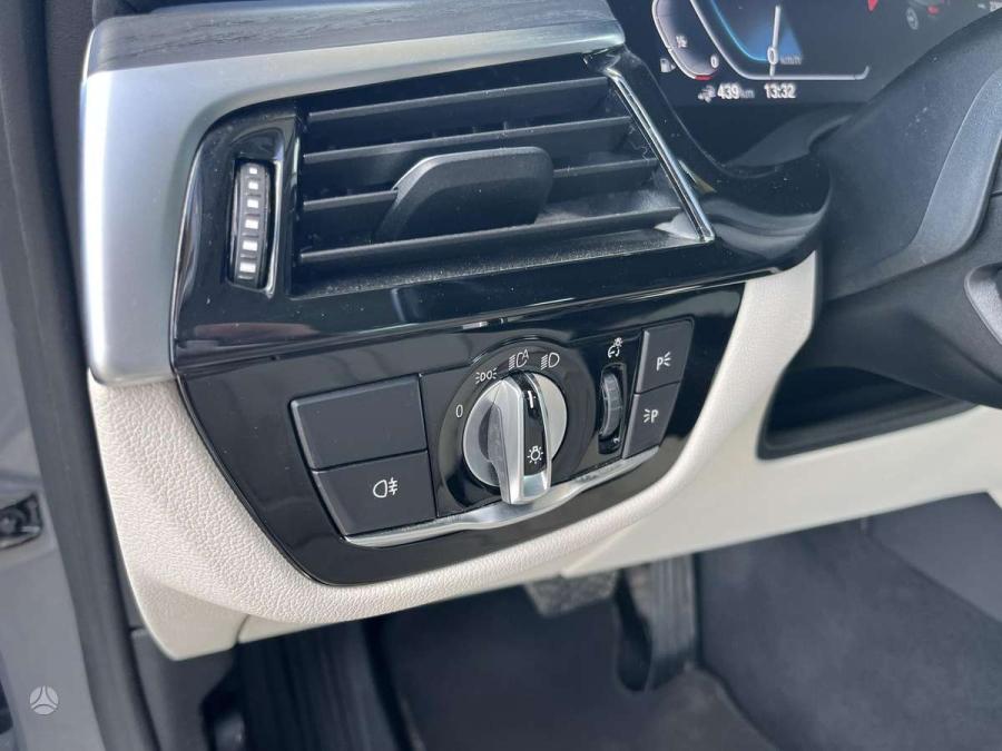 Grey BMW 530 2021 in Vilnius, with an engine capacity of 2.00 L and mileage of 142 thousand km for 30999 €, photo 24 on AUTOMOTO.COM.LV
