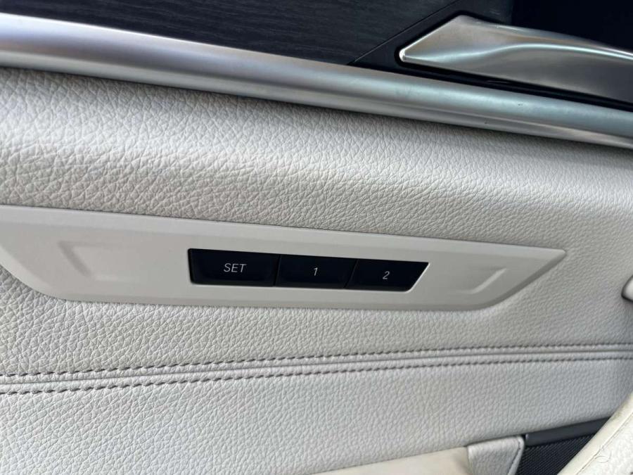 Grey BMW 530 2021 in Vilnius, with an engine capacity of 2.00 L and mileage of 142 thousand km for 30999 €, photo 30 on AUTOMOTO.COM.LV