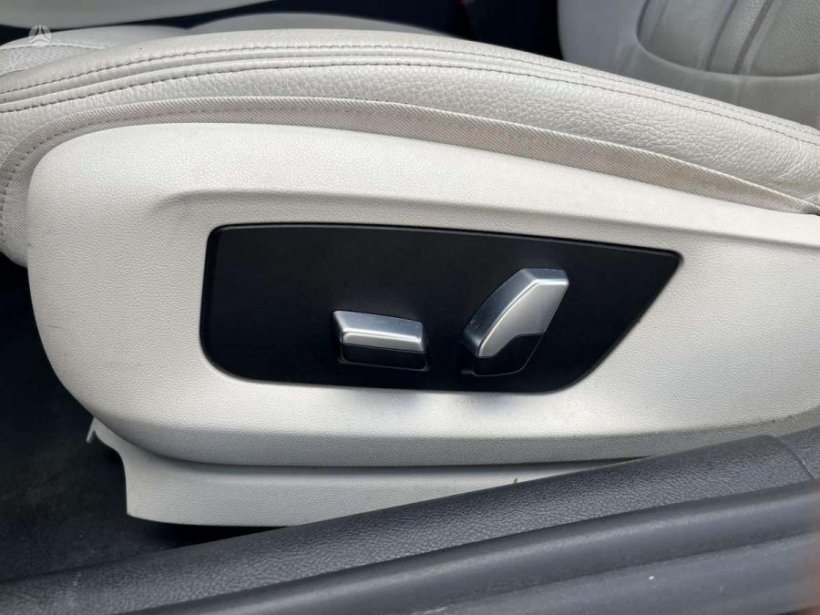 Grey BMW 530 2021 in Vilnius, with an engine capacity of 2.00 L and mileage of 142 thousand km for 30999 €, photo 31 on AUTOMOTO.COM.LV