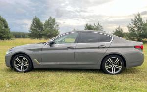 Pelēks BMW 530 2021 Viļņa, ar dzinēja tilpumu 2.00 L un nobraukumu 199 tūkst. km par 28000 €, foto 3 vietnē AUTOMOTO.COM.LV