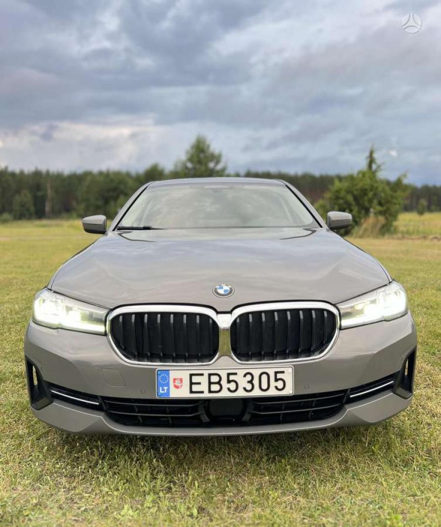 Pelēks BMW 530 2021 Viļņa, ar dzinēja tilpumu 2.00 L un nobraukumu 199 tūkst. km par 28000 €, foto 5 vietnē AUTOMOTO.COM.LV