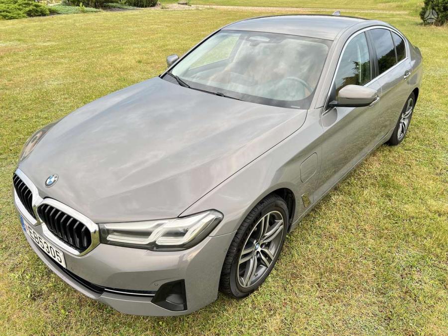 Pelēks BMW 530 2021 Viļņa, ar dzinēja tilpumu 2.00 L un nobraukumu 199 tūkst. km par 28000 €, foto 10 vietnē AUTOMOTO.COM.LV