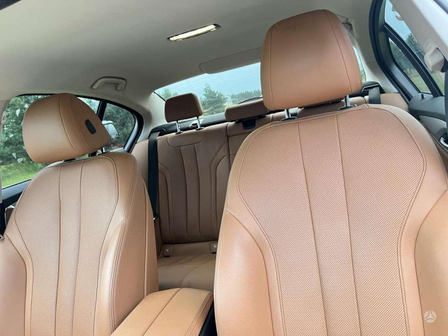 Pelēks BMW 530 2021 Viļņa, ar dzinēja tilpumu 2.00 L un nobraukumu 199 tūkst. km par 28000 €, foto 17 vietnē AUTOMOTO.COM.LV