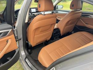 Pelēks BMW 530 2021 Viļņa, ar dzinēja tilpumu 2.00 L un nobraukumu 199 tūkst. km par 28000 €, foto 18 vietnē AUTOMOTO.COM.LV