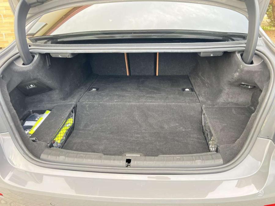 Pelēks BMW 530 2021 Viļņa, ar dzinēja tilpumu 2.00 L un nobraukumu 199 tūkst. km par 28000 €, foto 19 vietnē AUTOMOTO.COM.LV