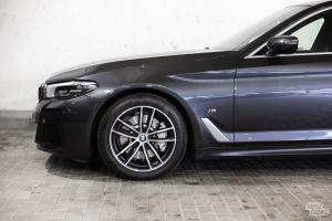 Pelēks BMW 530 2021 Viļņa, ar dzinēja tilpumu 2.00 L un nobraukumu 58 tūkst. km par 37991 €, foto 8 vietnē AUTOMOTO.COM.LV