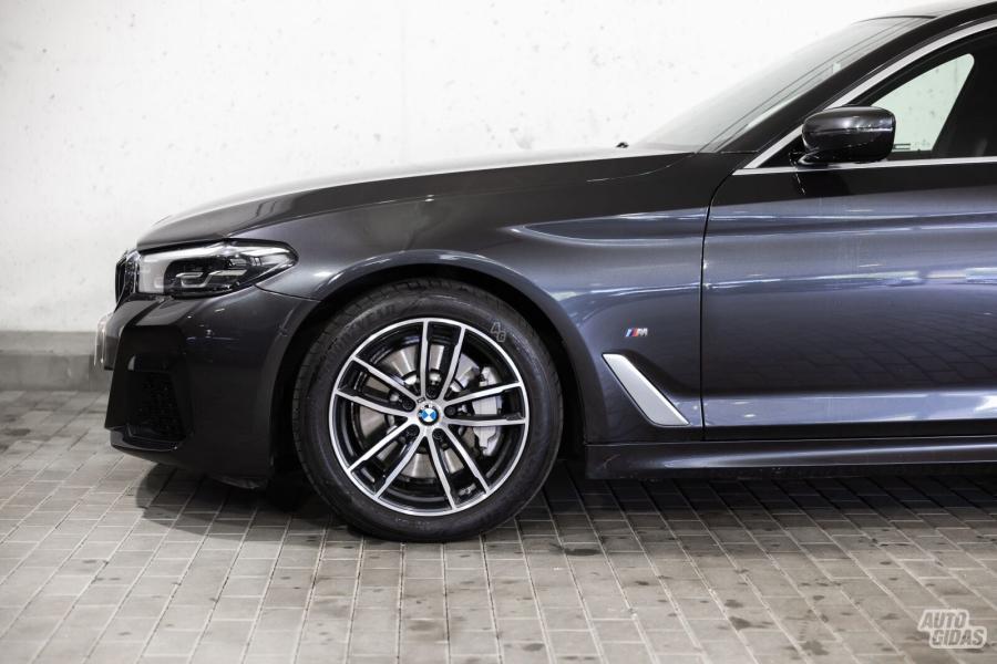 Pelēks BMW 530 2021 Viļņa, ar dzinēja tilpumu 2.00 L un nobraukumu 58 tūkst. km par 37991 €, foto 8 vietnē AUTOMOTO.COM.LV