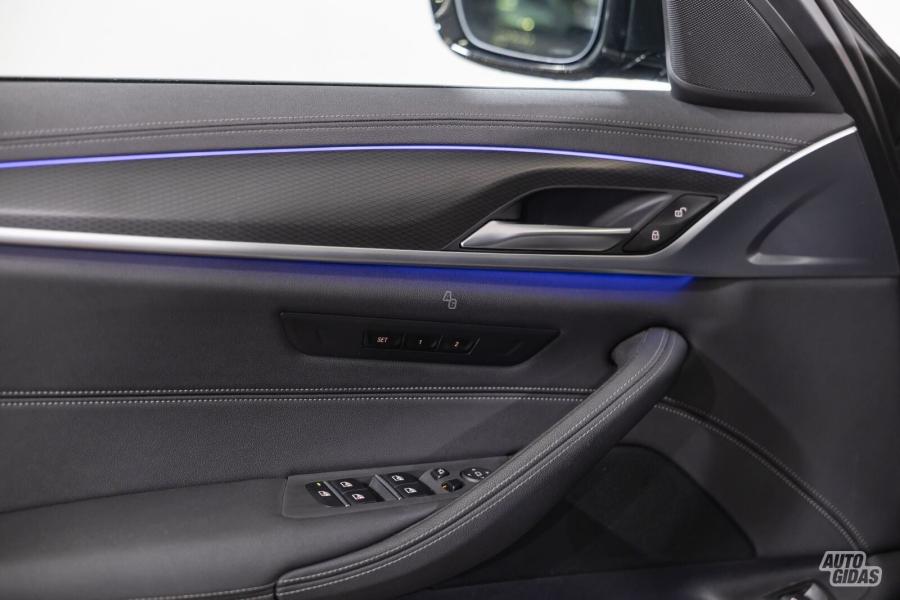 Pelēks BMW 530 2021 Viļņa, ar dzinēja tilpumu 2.00 L un nobraukumu 58 tūkst. km par 37991 €, foto 18 vietnē AUTOMOTO.COM.LV