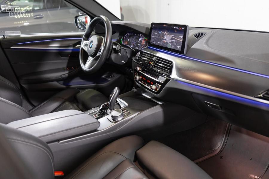 Pelēks BMW 530 2021 Viļņa, ar dzinēja tilpumu 2.00 L un nobraukumu 58 tūkst. km par 37991 €, foto 20 vietnē AUTOMOTO.COM.LV