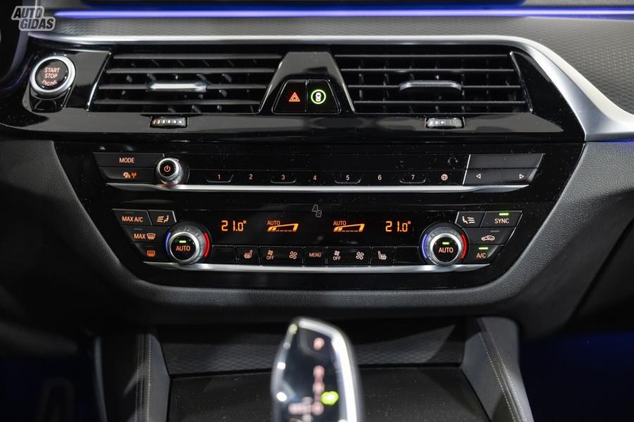 Pelēks BMW 530 2021 Viļņa, ar dzinēja tilpumu 2.00 L un nobraukumu 58 tūkst. km par 37991 €, foto 23 vietnē AUTOMOTO.COM.LV