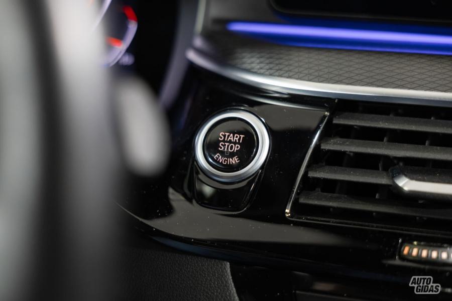 Pelēks BMW 530 2021 Viļņa, ar dzinēja tilpumu 2.00 L un nobraukumu 58 tūkst. km par 37991 €, foto 25 vietnē AUTOMOTO.COM.LV
