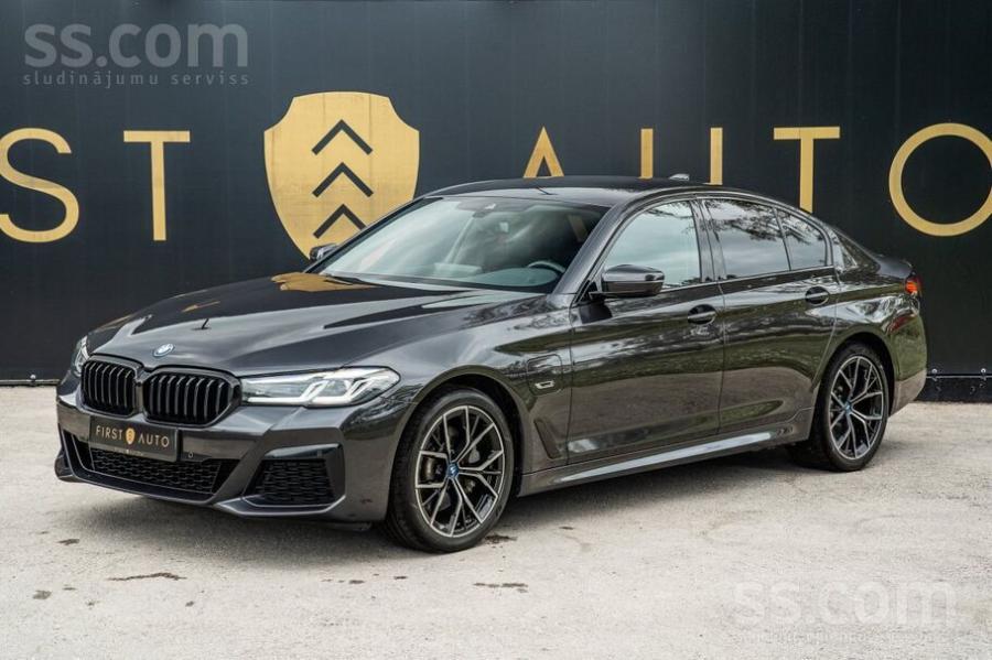 Grey BMW 530 2022 in Tukums, with an engine capacity of 2.00 L and mileage of 101 thousand km for 36990 €, photo 35 on AUTOMOTO.COM.LV