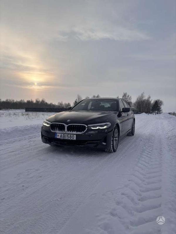 Pelēks BMW 530 2022 Kėdainiai, ar dzinēja tilpumu 2.99 L un nobraukumu 166 tūkst. km par 28950 €, foto 1 vietnē AUTOMOTO.COM.LV