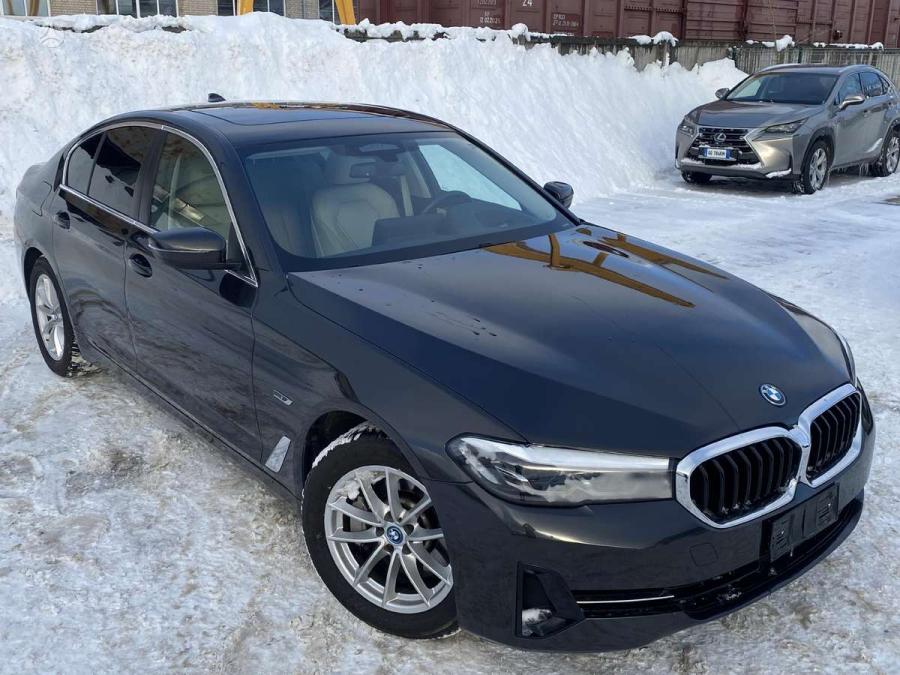 Pelēks BMW 530 2022 Viļņa, ar dzinēja tilpumu 2.00 L un nobraukumu 43 tūkst. km par 29900 €, foto 7 vietnē AUTOMOTO.COM.LV