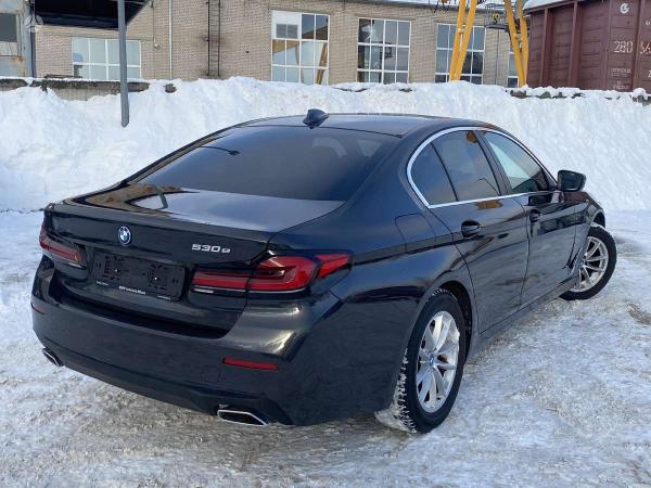 Grey BMW 530 2022 in Vilnius, with an engine capacity of 2.00 L and mileage of 43 thousand km for 29900 €, photo 8 on AUTOMOTO.COM.LV