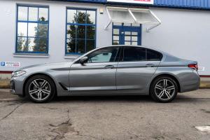 Pelēks BMW 530 2022 Viļņa, ar dzinēja tilpumu 2.99 L un nobraukumu 144 tūkst. km par 39900 €, foto 8 vietnē AUTOMOTO.COM.LV