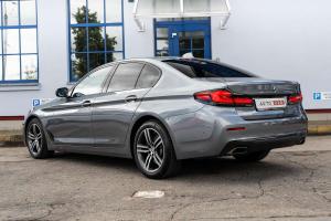 Pelēks BMW 530 2022 Viļņa, ar dzinēja tilpumu 2.99 L un nobraukumu 144 tūkst. km par 39900 €, foto 10 vietnē AUTOMOTO.COM.LV