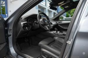 Pelēks BMW 530 2022 Viļņa, ar dzinēja tilpumu 2.99 L un nobraukumu 144 tūkst. km par 39900 €, foto 13 vietnē AUTOMOTO.COM.LV