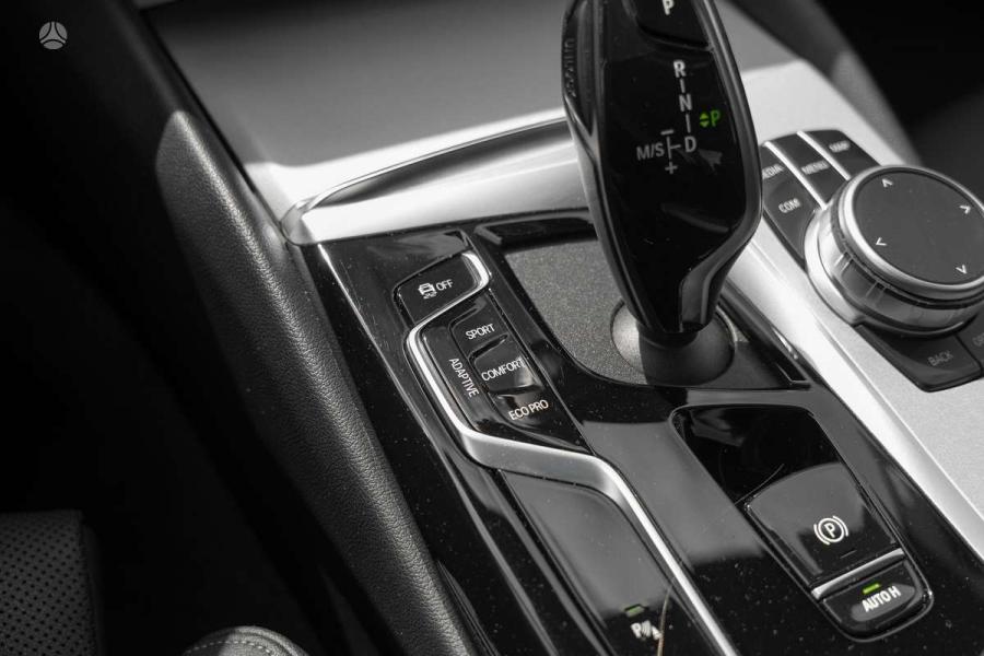 Pelēks BMW 530 2022 Viļņa, ar dzinēja tilpumu 2.99 L un nobraukumu 144 tūkst. km par 39900 €, foto 19 vietnē AUTOMOTO.COM.LV