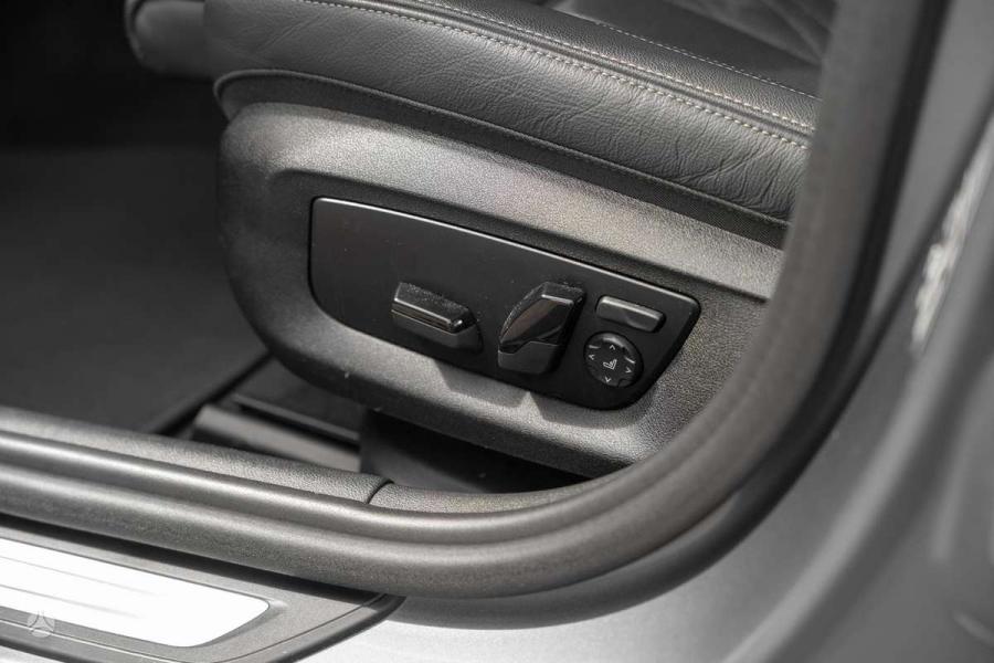 Pelēks BMW 530 2022 Viļņa, ar dzinēja tilpumu 2.99 L un nobraukumu 144 tūkst. km par 39900 €, foto 23 vietnē AUTOMOTO.COM.LV