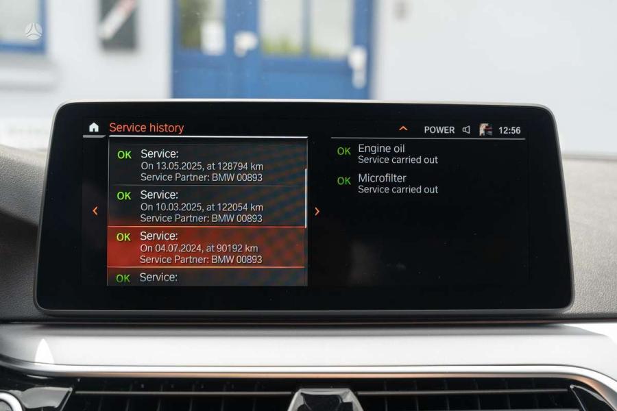 Pelēks BMW 530 2022 Viļņa, ar dzinēja tilpumu 2.99 L un nobraukumu 144 tūkst. km par 39900 €, foto 33 vietnē AUTOMOTO.COM.LV