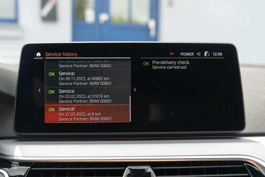 Pelēks BMW 530 2022 Viļņa, ar dzinēja tilpumu 2.99 L un nobraukumu 144 tūkst. km par 39900 €, foto 34 vietnē AUTOMOTO.COM.LV